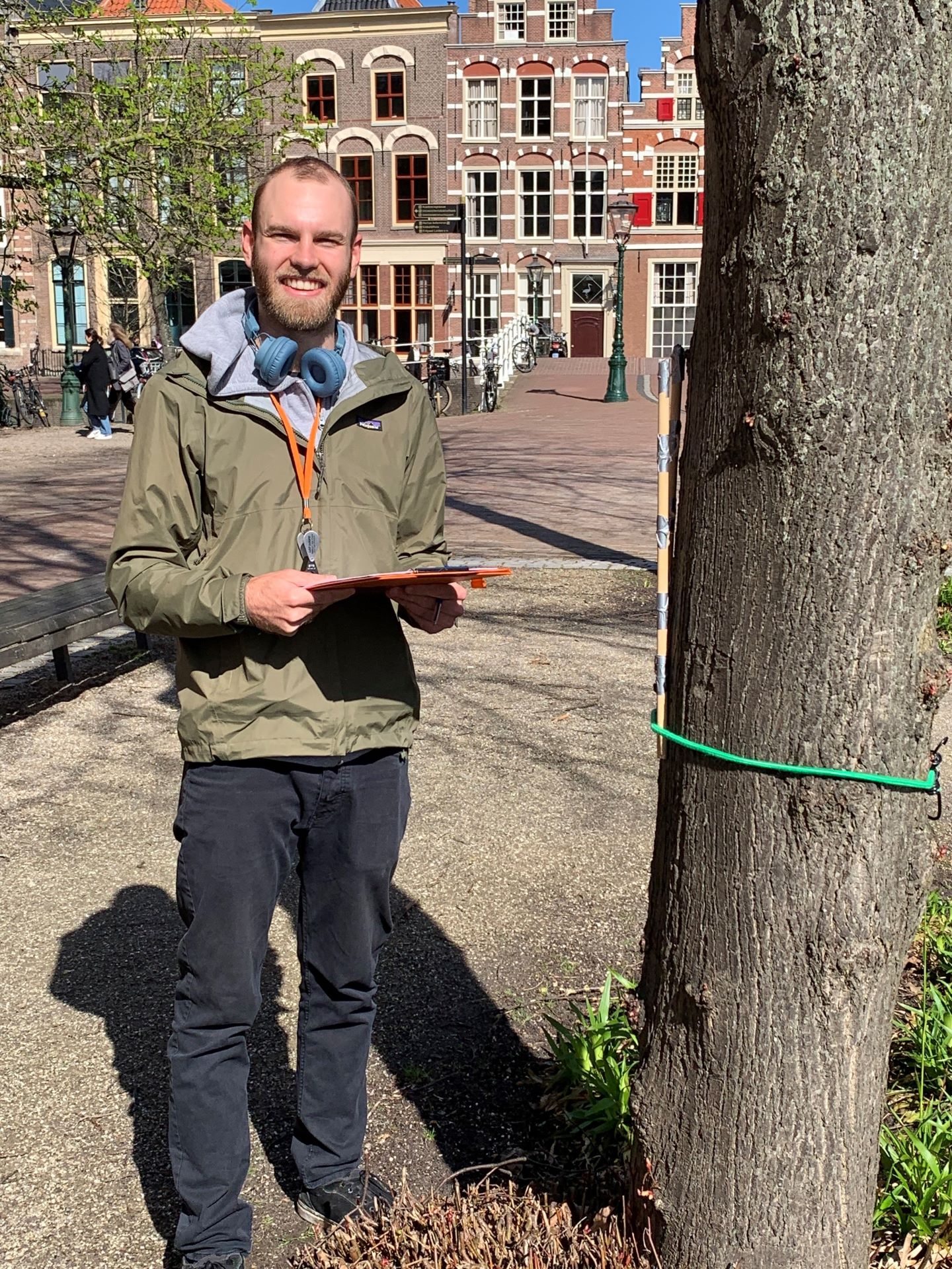 Korstmossen tellen met je neus tegen de boom gedrukt - Universiteit Leiden